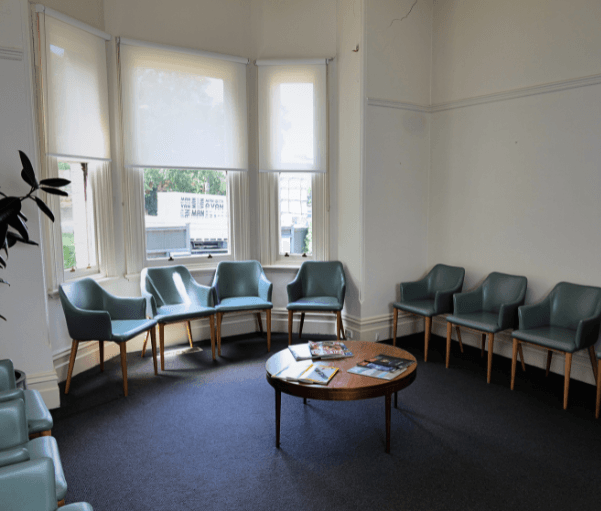 Dr Richard Barton - Niche Plastic Surgery 2025